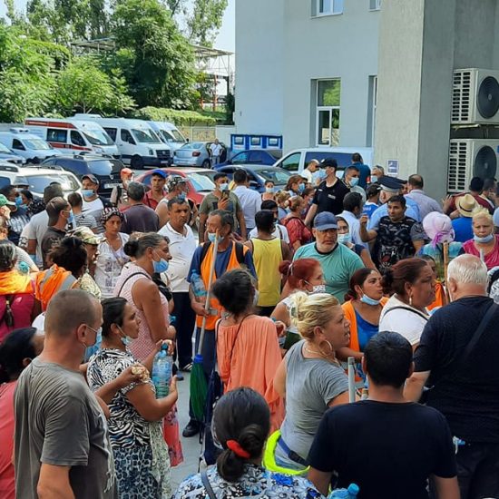 Poliția patrulează în Capitală cu megafonul: ”Stați acasă!” – Buletin ...