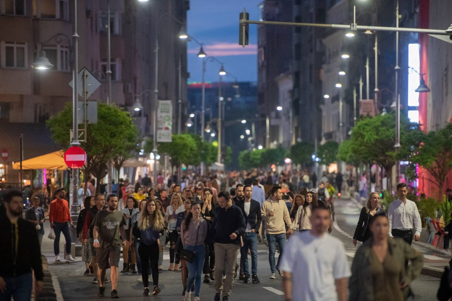 (FOTO) Zeci de mii de oameni au ieșit la plimbare pe ”Străzi deschise ...