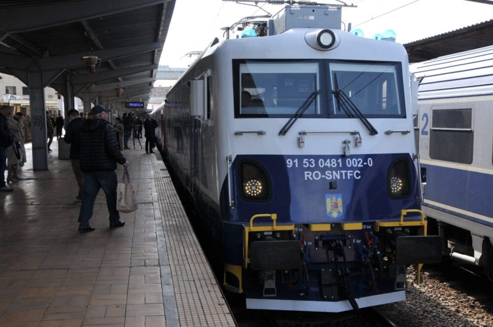 FOTO | Cum arată primul tren recondiţionat cu fonduri PNRR. A avut ...