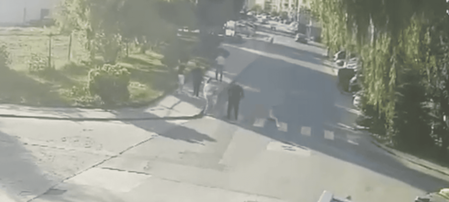 O fată de 23 de ani, gravidă, a fost împușcată în complexul Cosmopolis ...