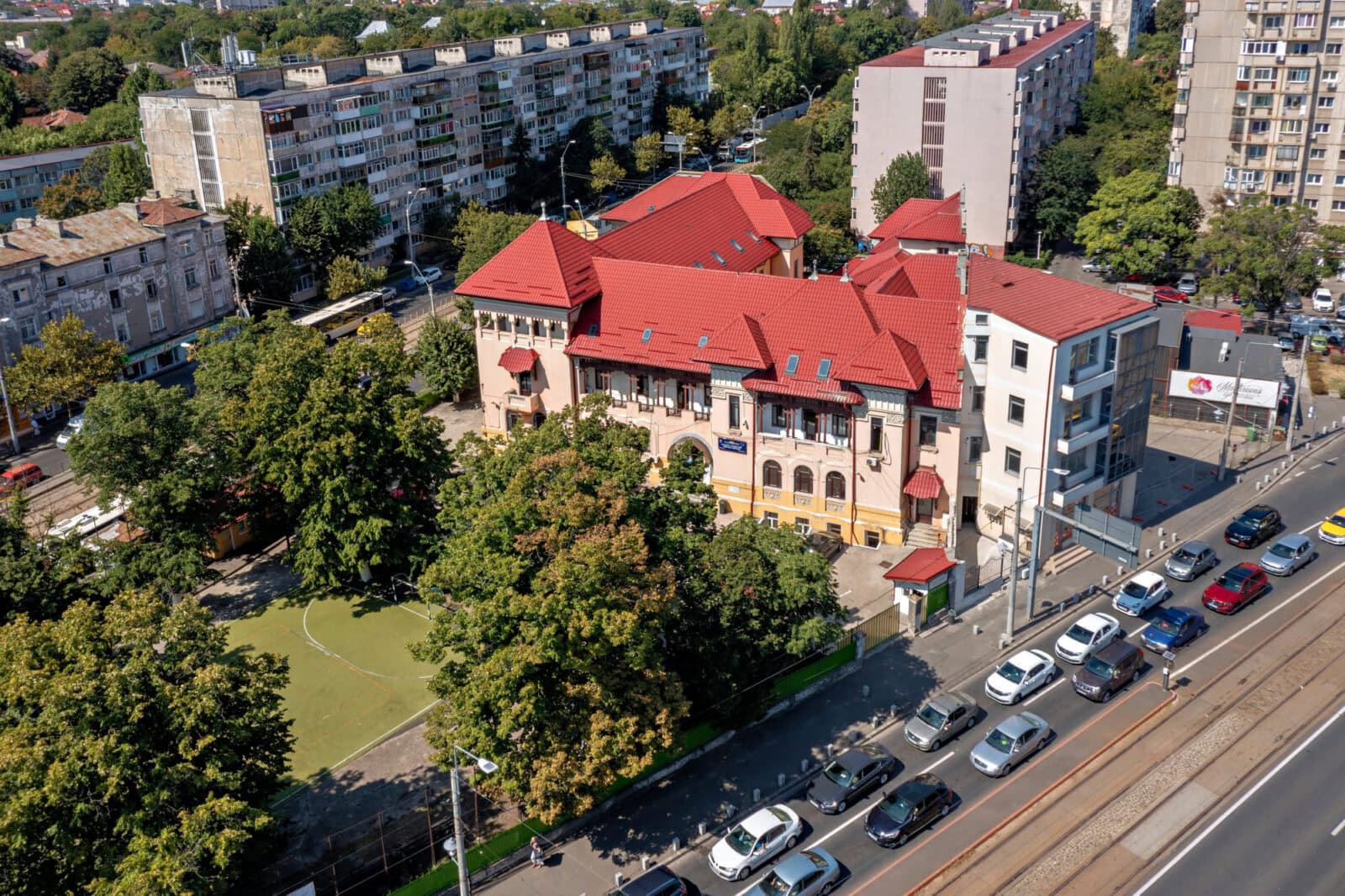 Sector 5 | Protest al părinților și angajaților Colegiului Tehnologic ...