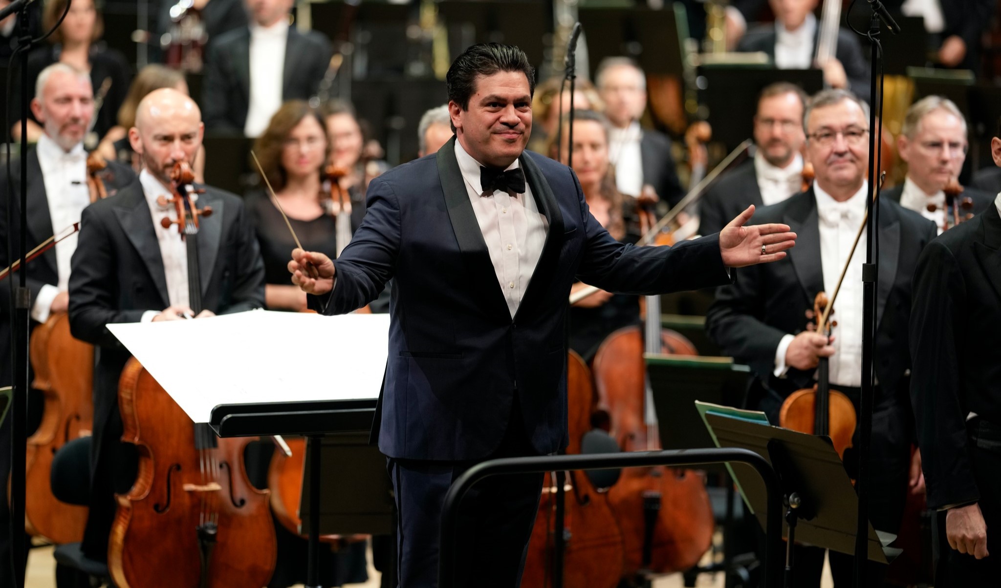 Cel mai mare dirijor român contemporan Cristian Măcelaru, propus ...