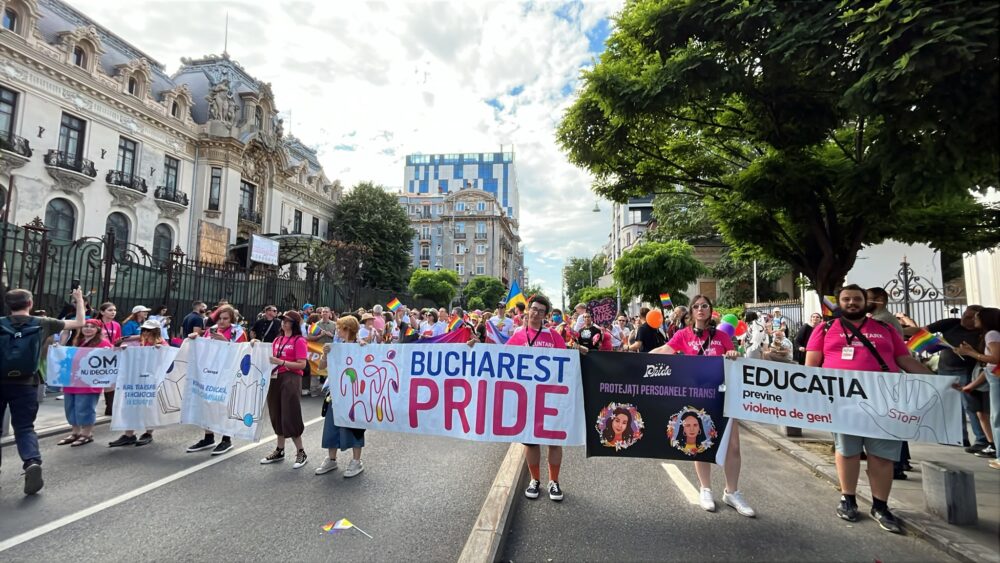 Live text | Bucharest Pride 2026 pe Calea Victoriei. Peste 100.000 de ...