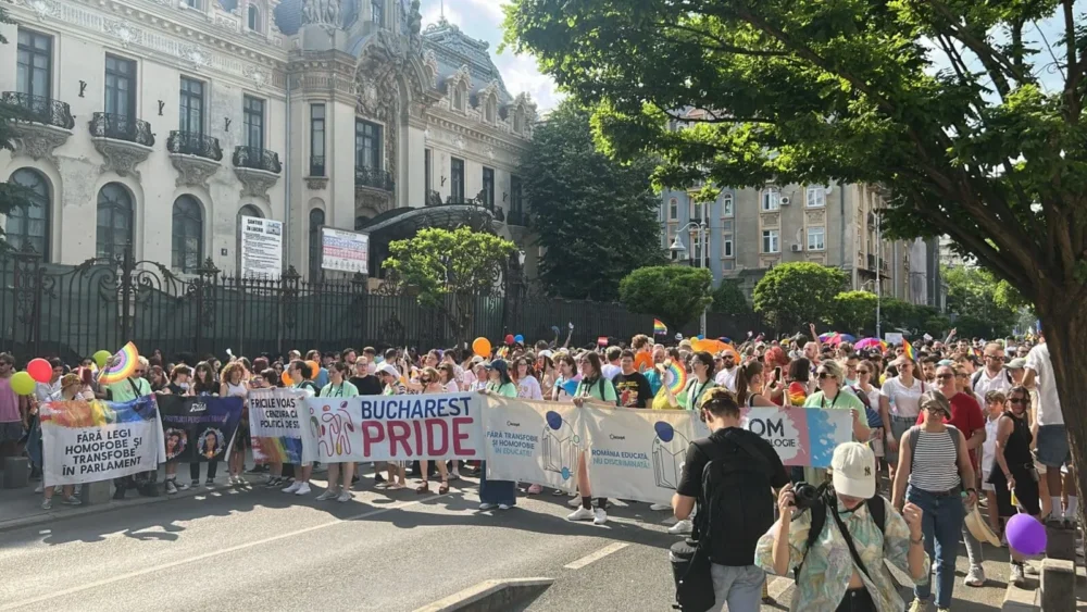 Live text | Bucharest Pride 2026 pe Calea Victoriei. Peste 100.000 de ...