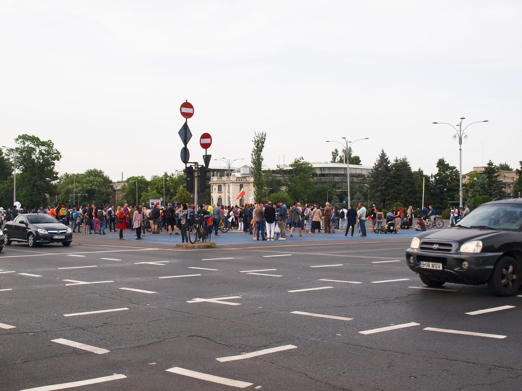 FOTO-VIDEO. Protest anti-Covid19, în Piața Victoriei. Protestatarii ...