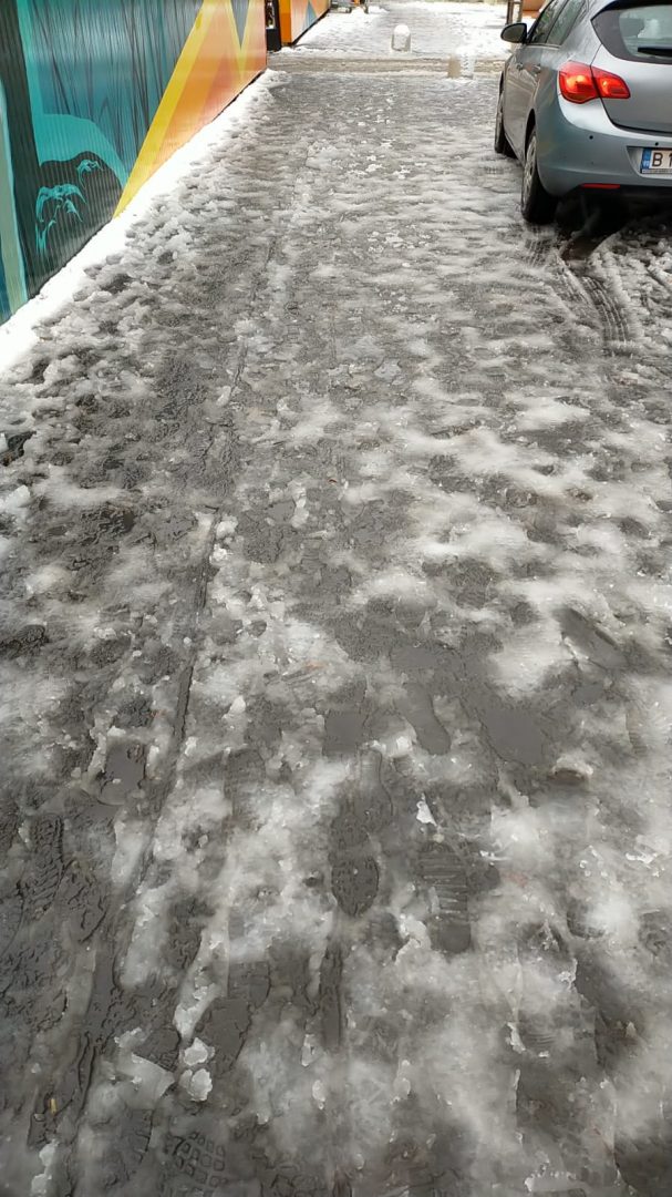 Ninsoarea în București. Ce fac primăriile și ce cred cetățenii ...