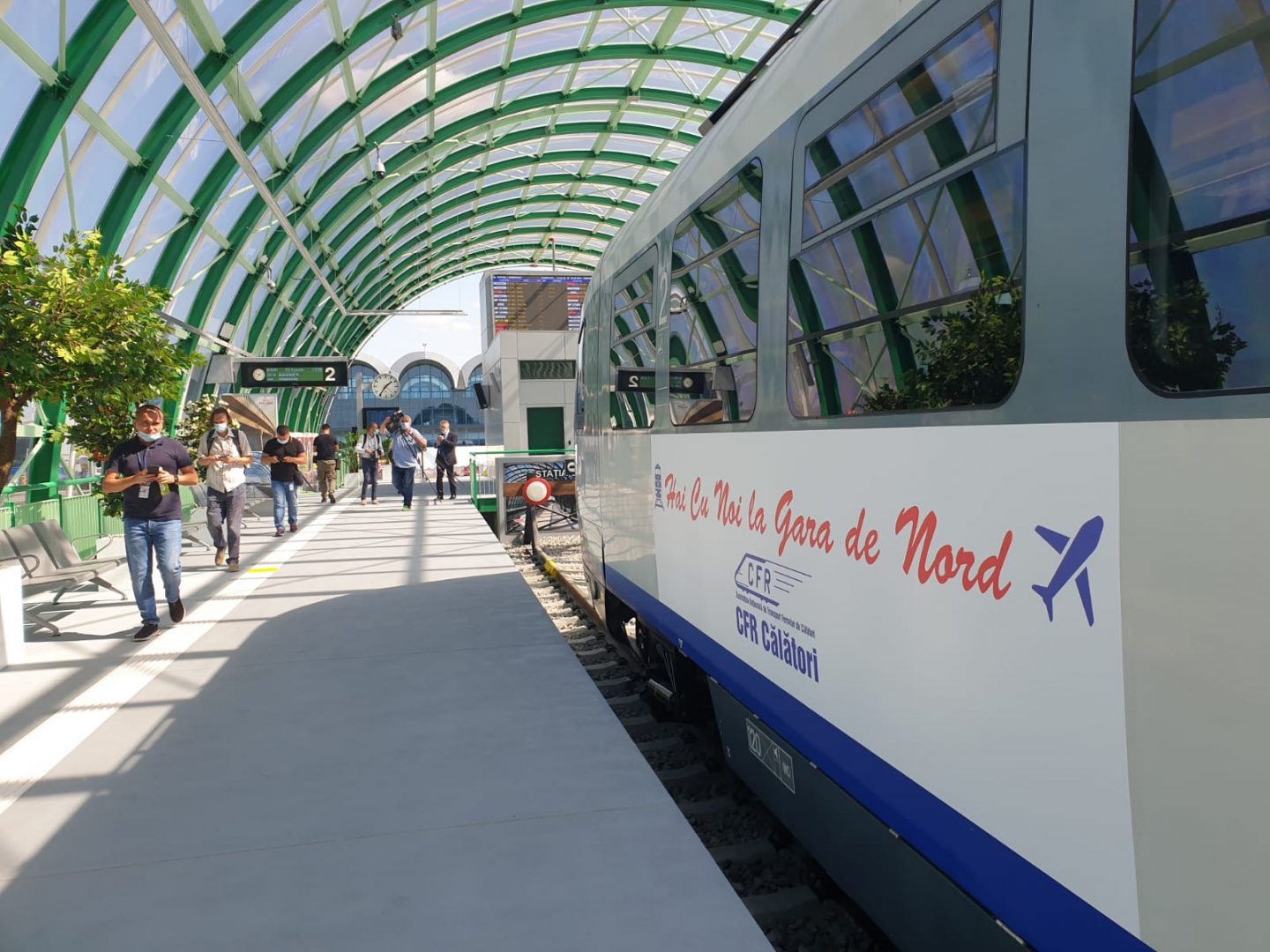 FOTO VIDEO Linia de cale ferată Gara de Nord-Aeroportul Otopeni, aproape gata / Președintele și ...