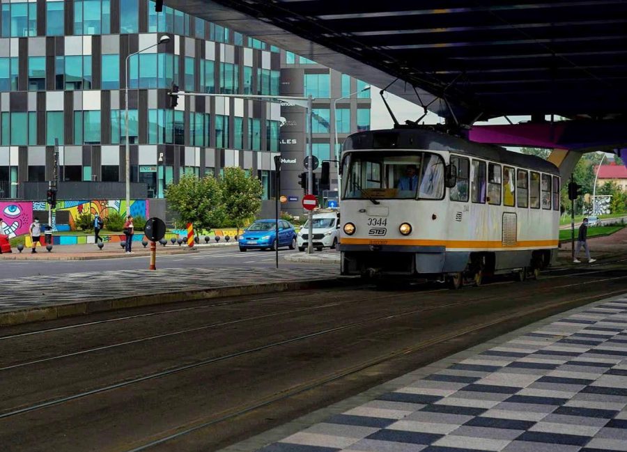 TPBI | Cinci linii de transport în comun, deviate din cauza unei avarii la rețeaua de canalizare ...